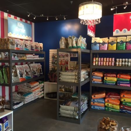 Easy Ways to Get Your Pet Store Franchise Involved in the Community